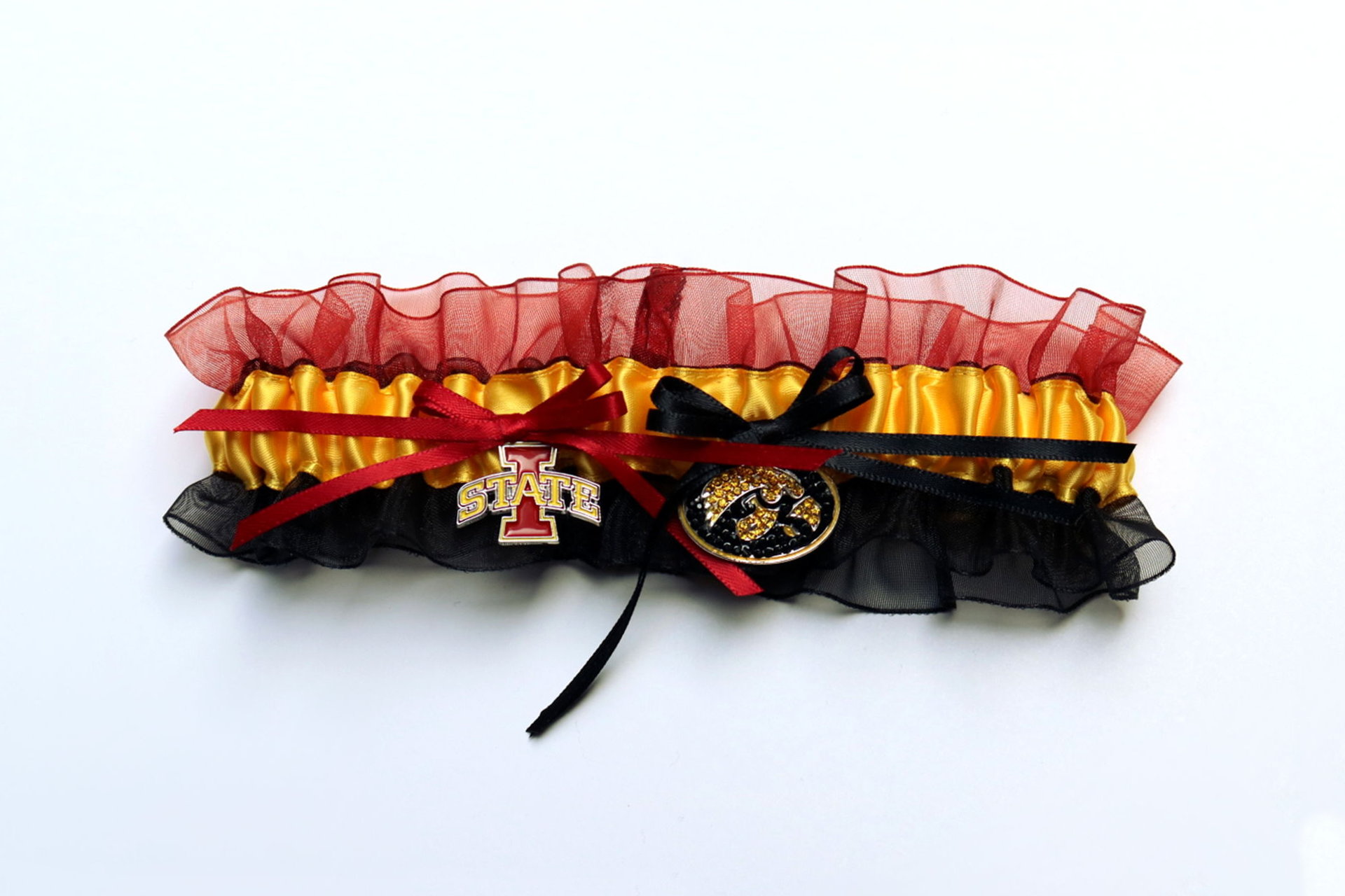 HOUSE DIVIDED GARTER: Simply Charming